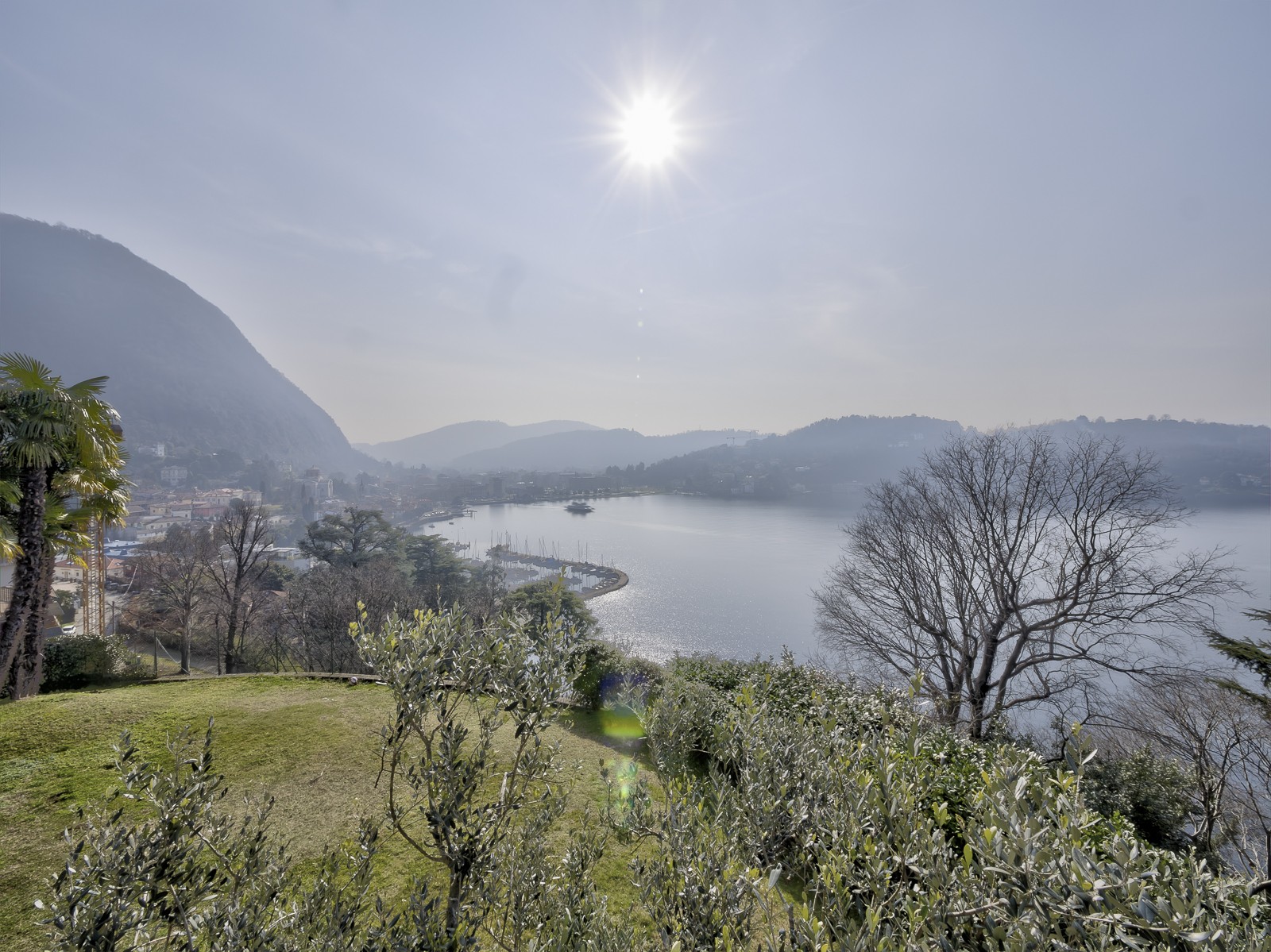 Laveno (VA) Villa di Prestigio con Vista Mozzafiato sul Lago Maggiore ...